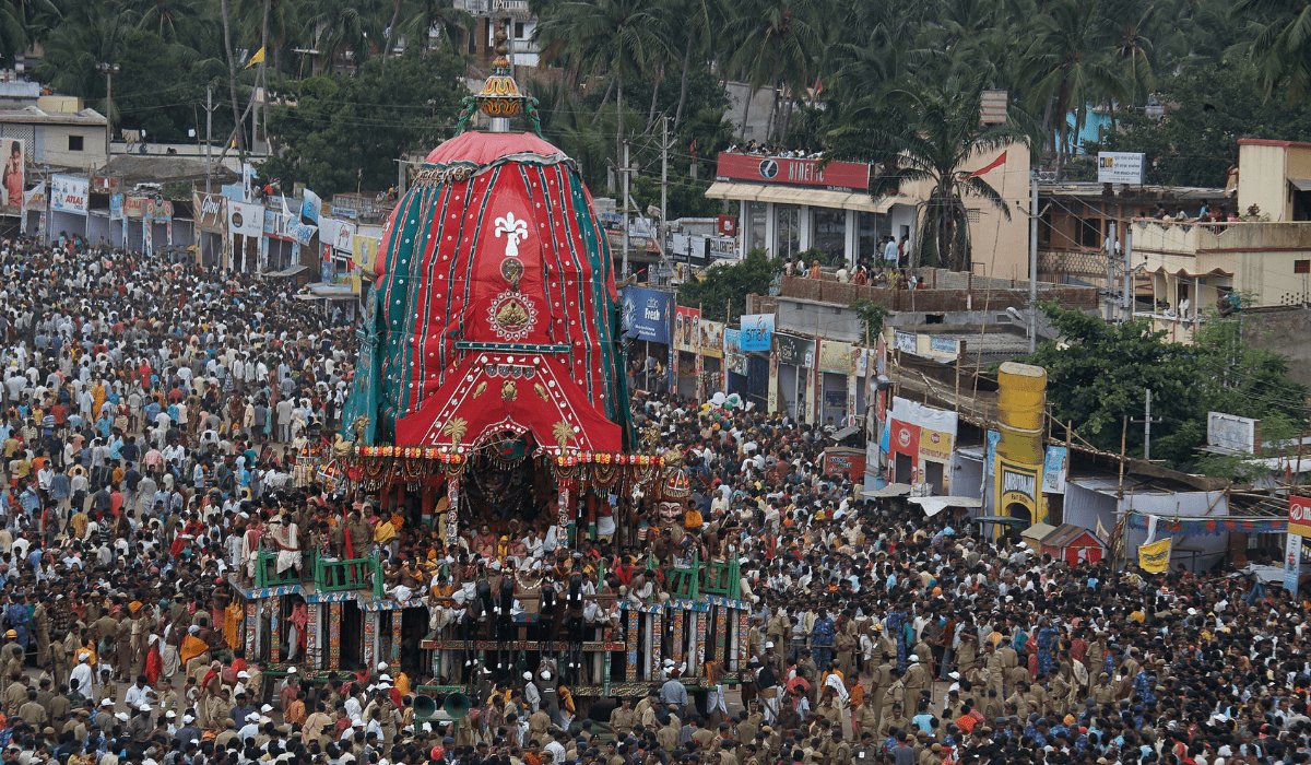 The Rath Yatra of Lord Jagannath in Puri is a grand and mesmerizing ...